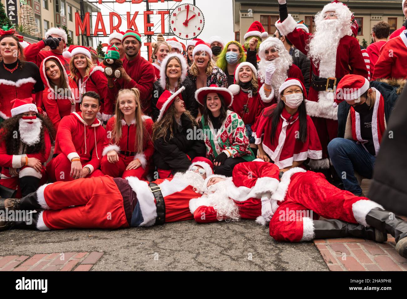 Seattle santacon hi-res stock photography and images - Alamy
