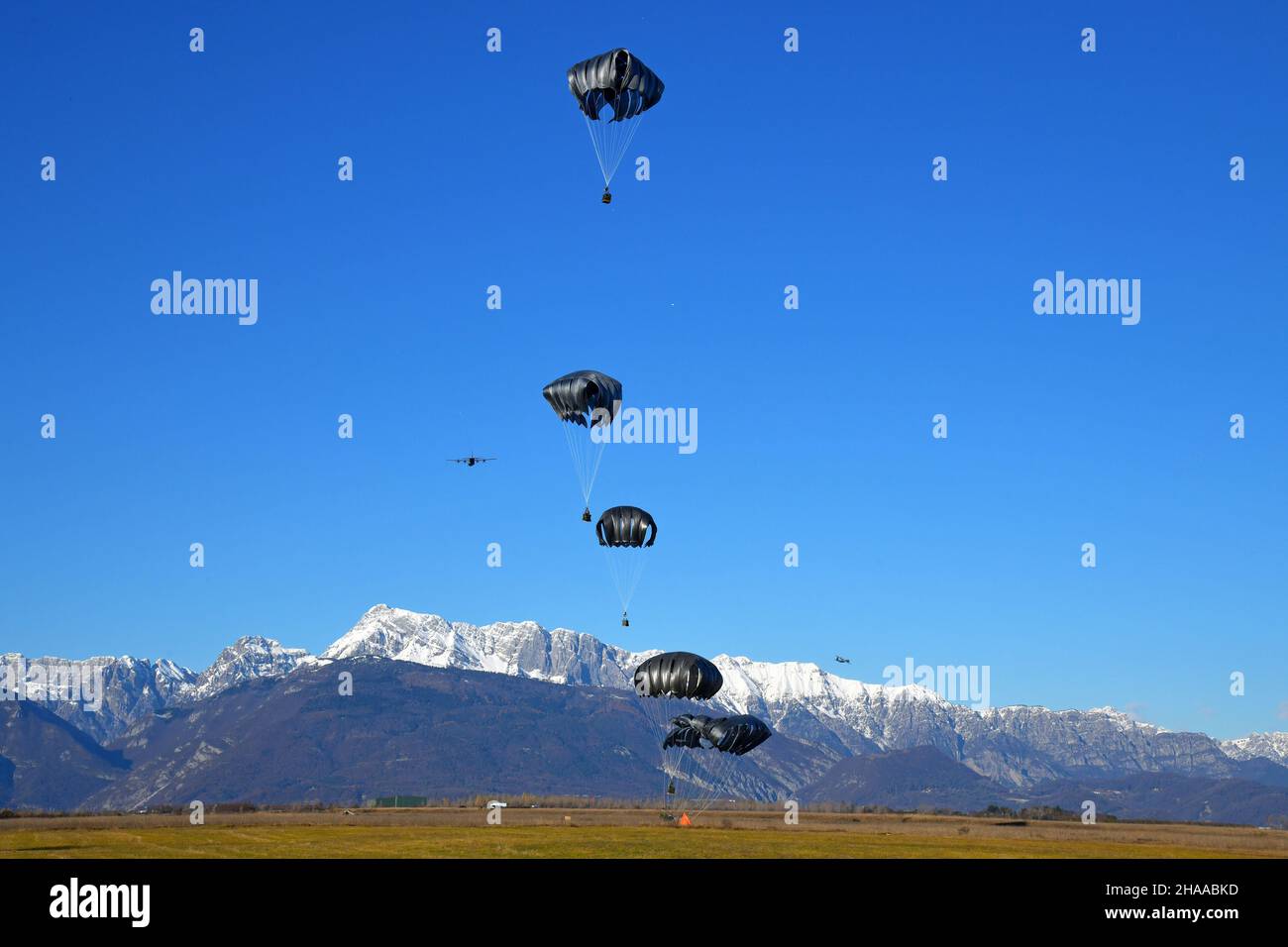U.S. Army jumpmasters assigned to the 2nd Battalion, 503rd Parachute ...