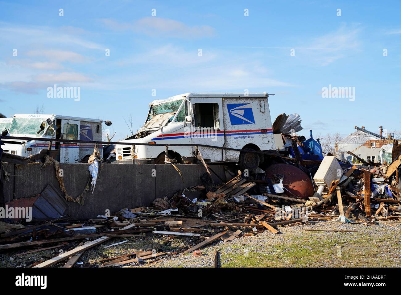 Usps mail truck hi-res stock photography and images - Alamy