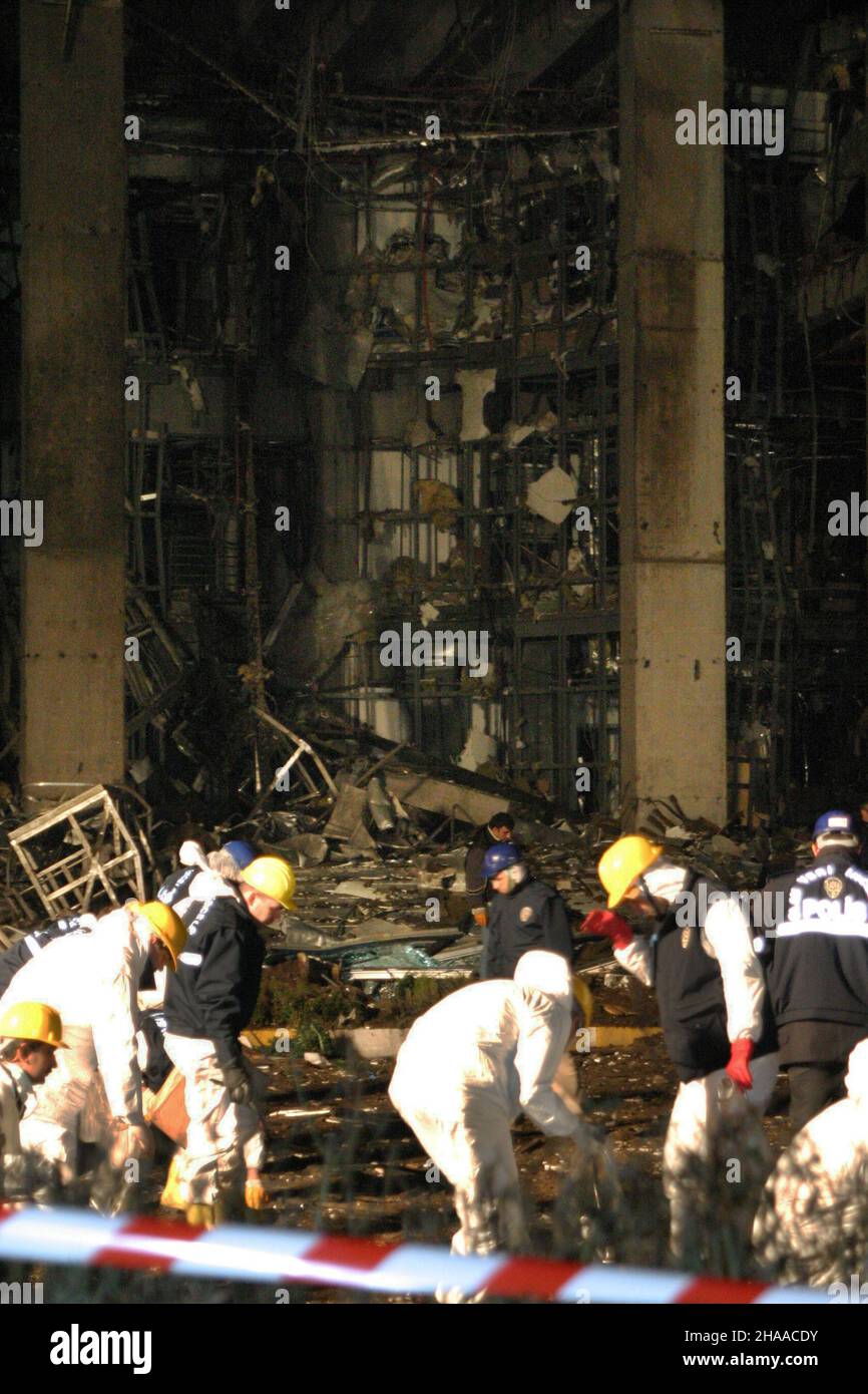 Dangerous building istanbul hi-res stock photography and images - Alamy