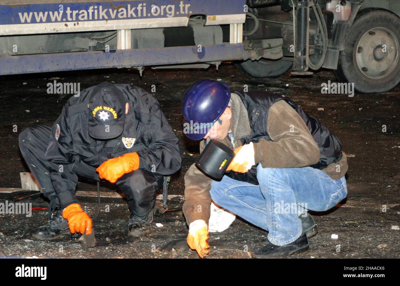 Bomb scene investigators hi-res stock photography and images - Alamy