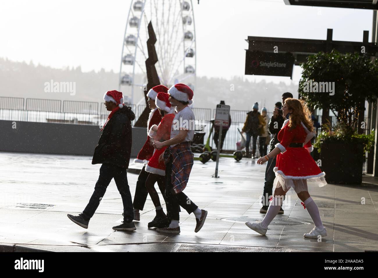 Seattle santacon hi-res stock photography and images - Alamy