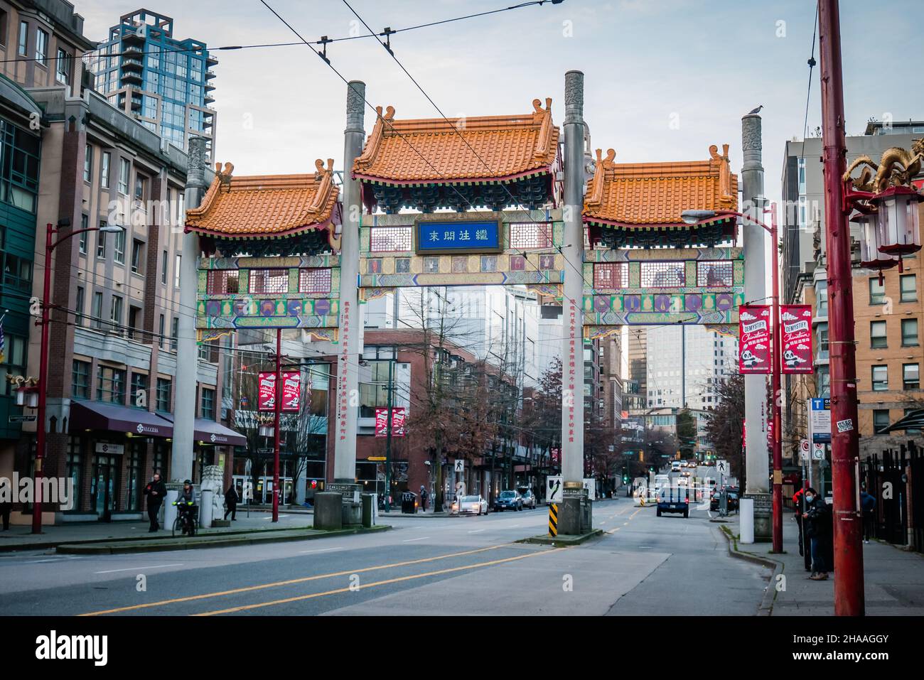 Millennium gate vancouver chinatown hi-res stock photography and images ...