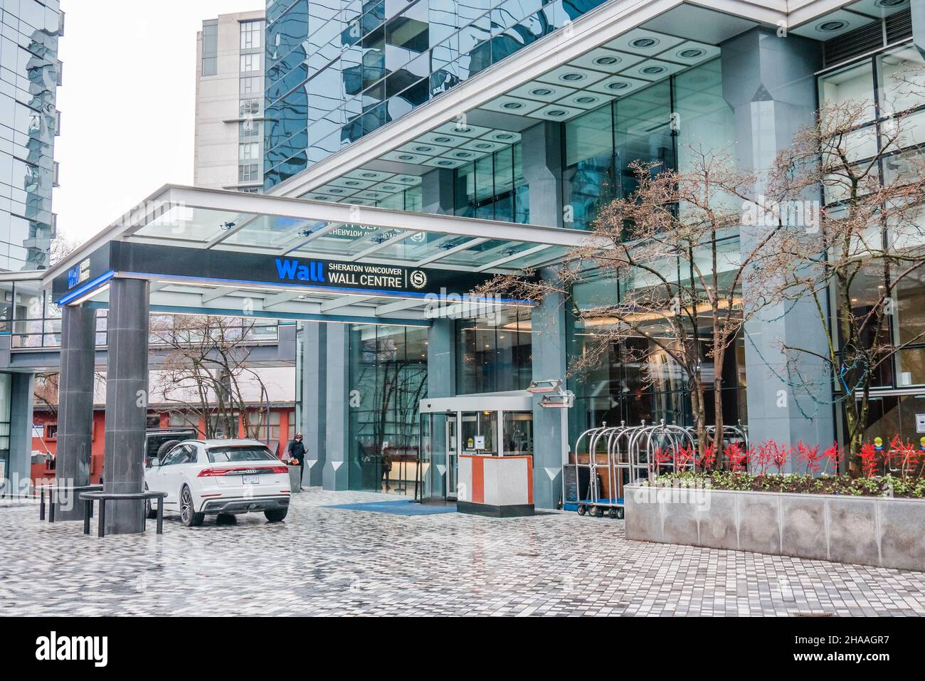 sheraton wall centre vancouver hotel Stock Photo - Alamy