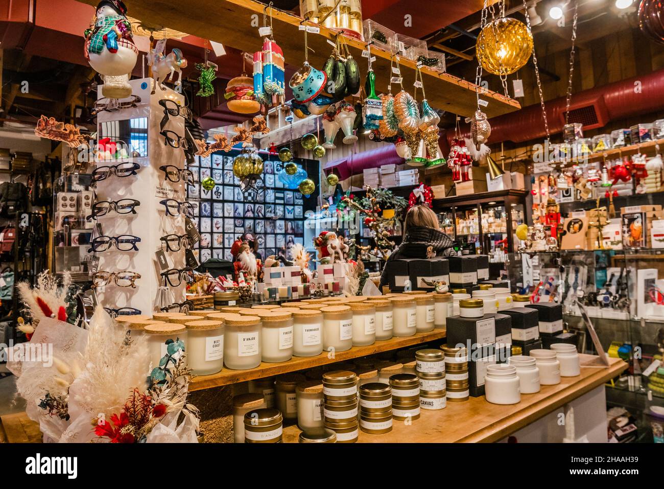 Granville island shops hi-res stock photography and images - Alamy
