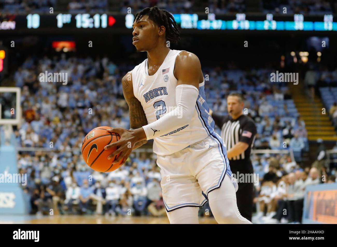 December 11, 2021: North Carolina Tar Heels guard Caleb Love (2) pulls ...