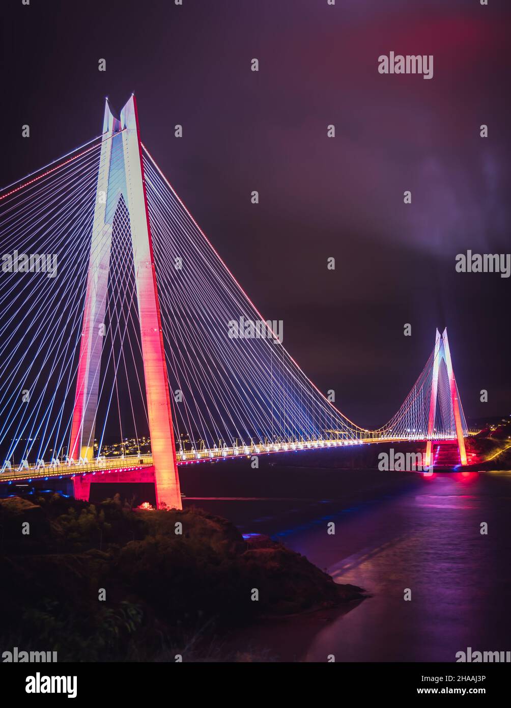 Yavuz Sultan Selim Bridge in evening. Suspension bridges in İstanbul ...