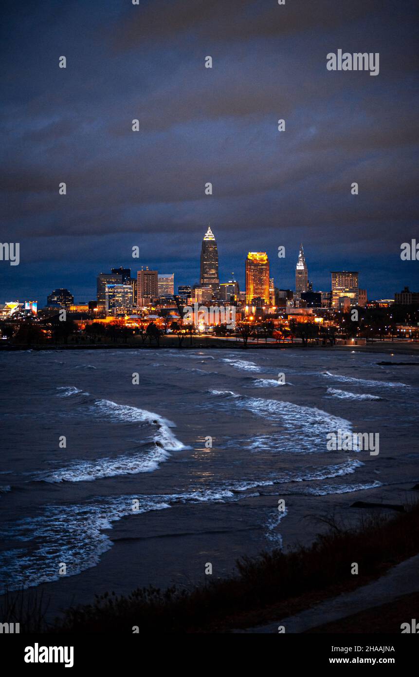 Cleveland Ohio Skyline at Night from Edgewater Park Stock Photo - Alamy