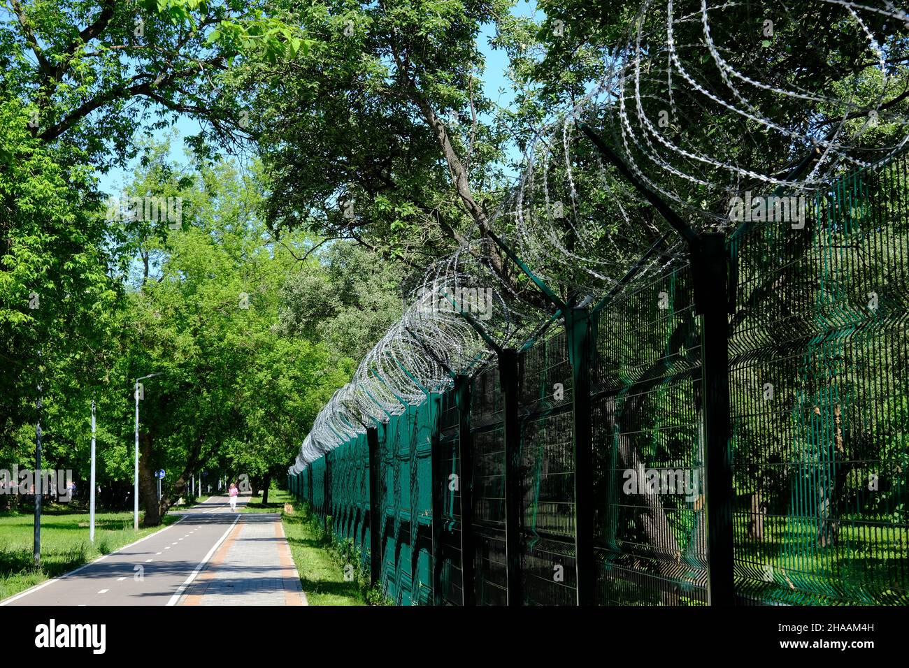 Old photo frame barbed wire hi-res stock photography and images - Alamy