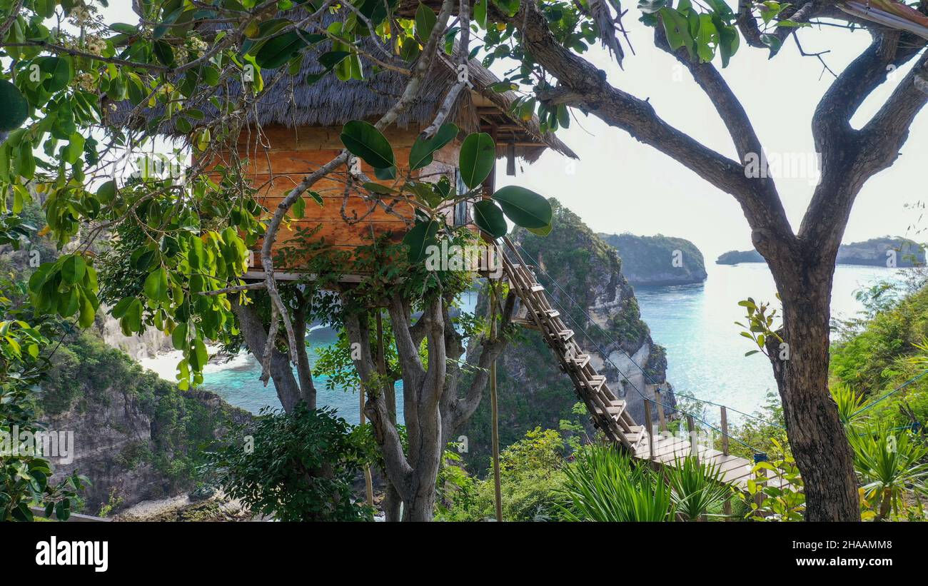 Rumah Pohon Molenteng or Molenteng Tree House at Nusa Penida Island ...