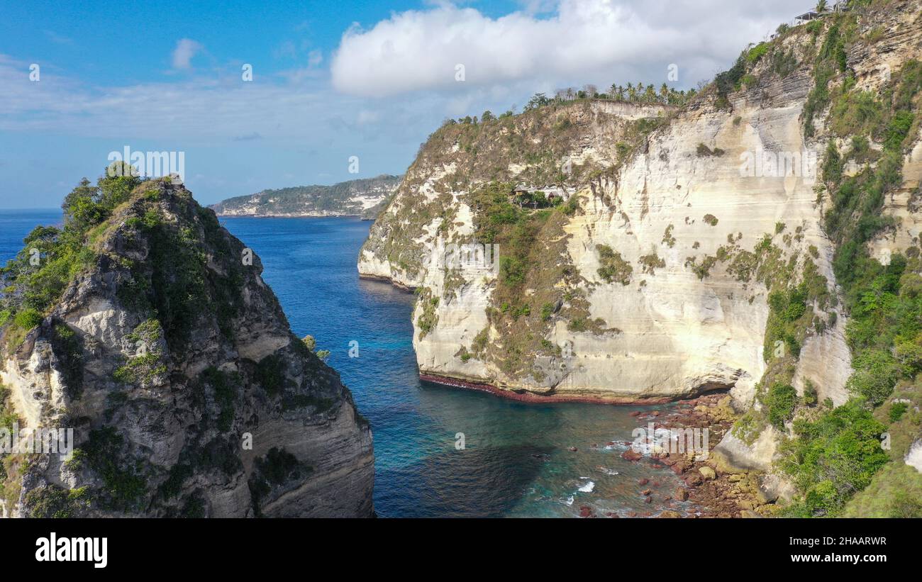 Thousand Islands Viewpoint. diamond Beach, Lima Raja in Nusa Penida ...