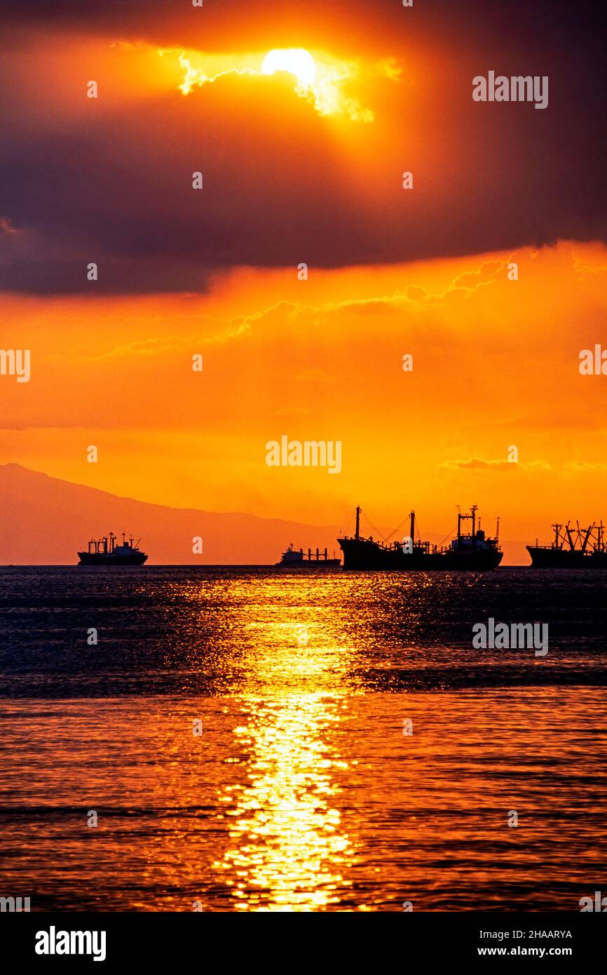 Sunset landscape over Manila Bay, Philippines Stock Photo - Alamy