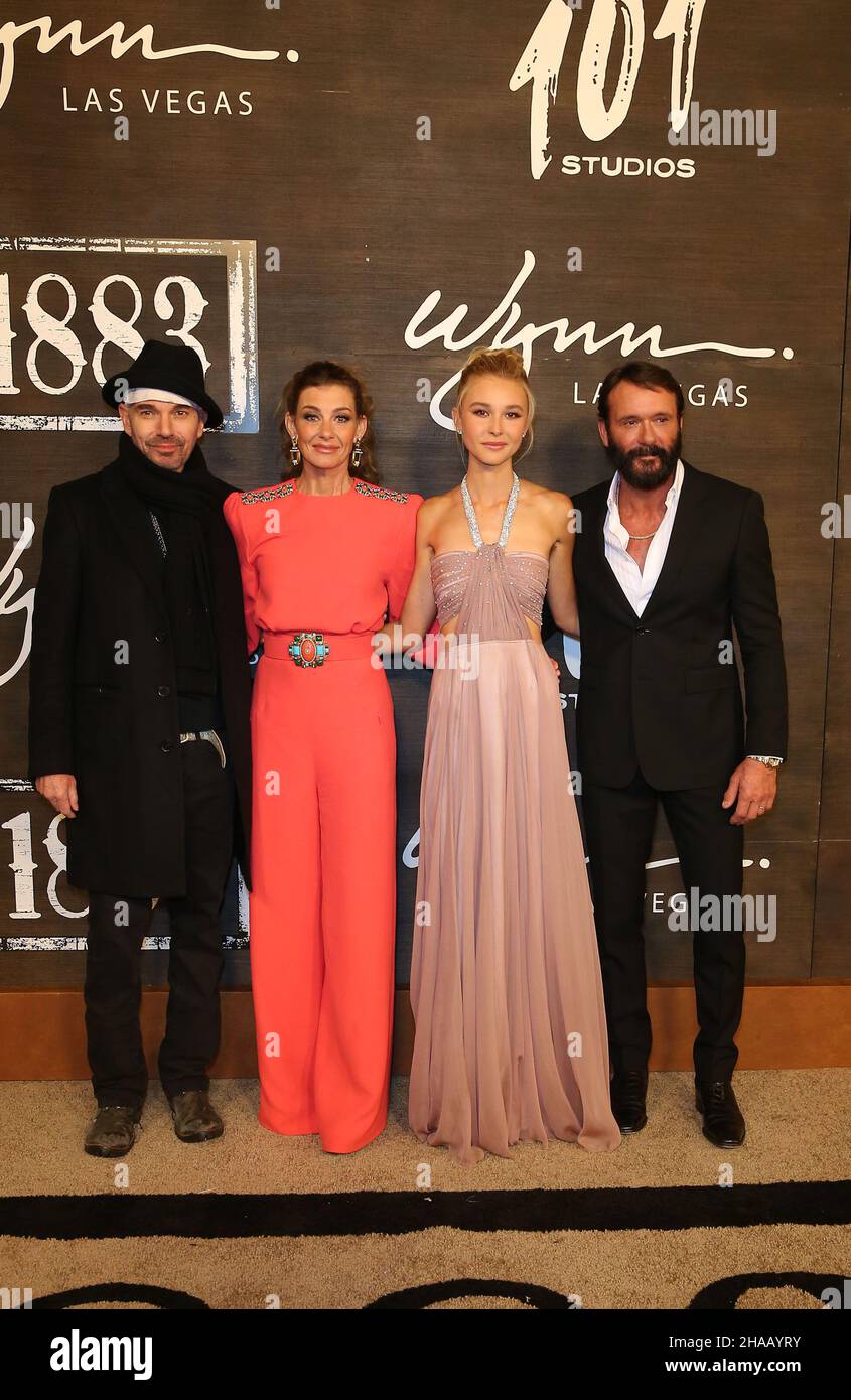 Faith hill tim mcgraw yellowstone hi-res stock photography and images ...