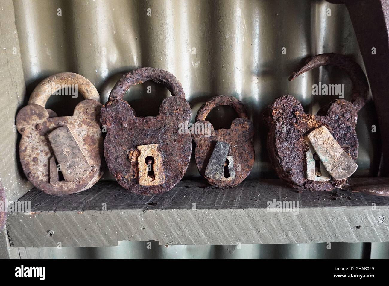 Antique padlocks hi-res stock photography and images - Alamy