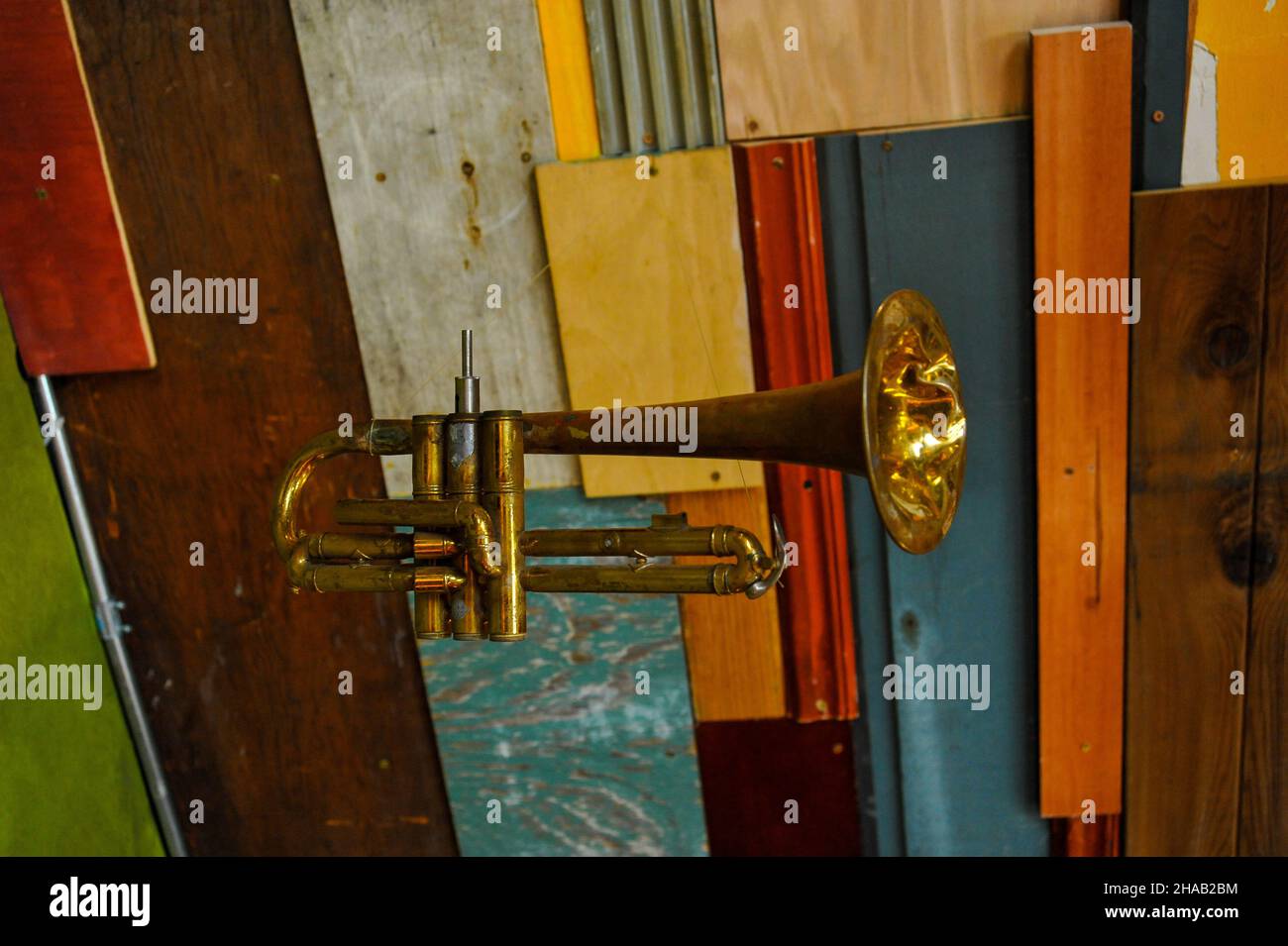 Old trumpet instrument hi-res stock photography and images - Alamy