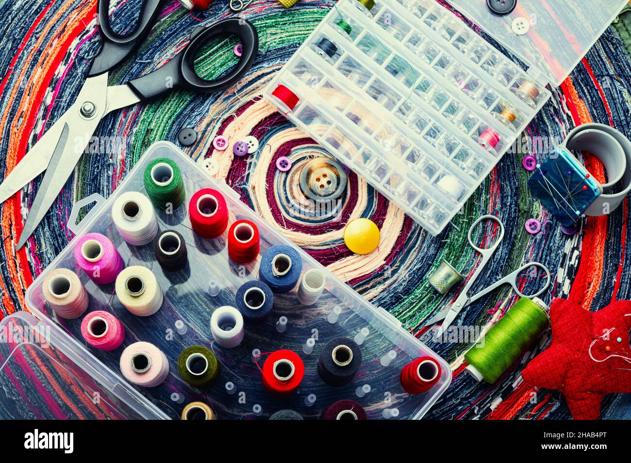 Seamstress tools hi-res stock photography and images - Alamy