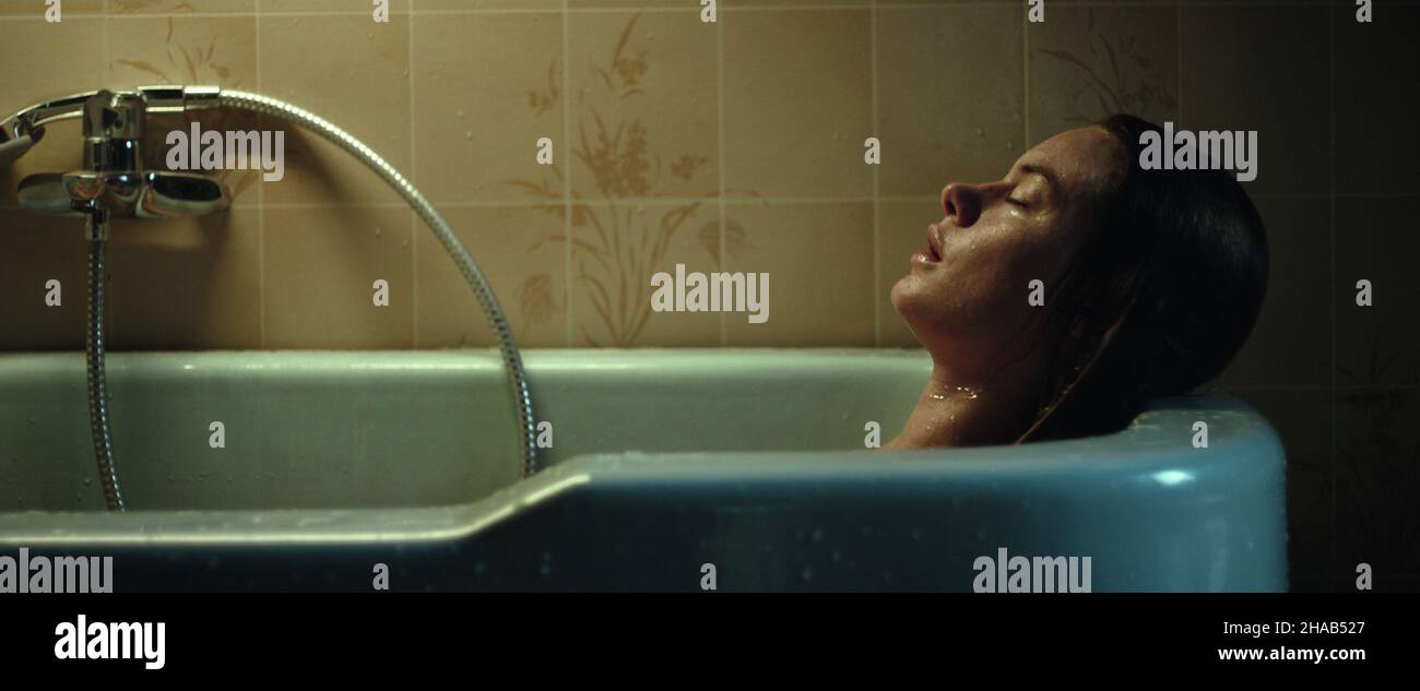 CHARLIE ROWE in THE DEEP HOUSE (2021), directed by ALEXANDRE BUSTILLO ...