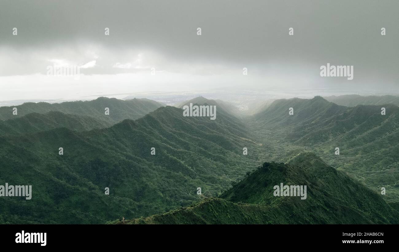 Mountain top views in Oahu. Moanalua Valley Trail in hawaii. High ...