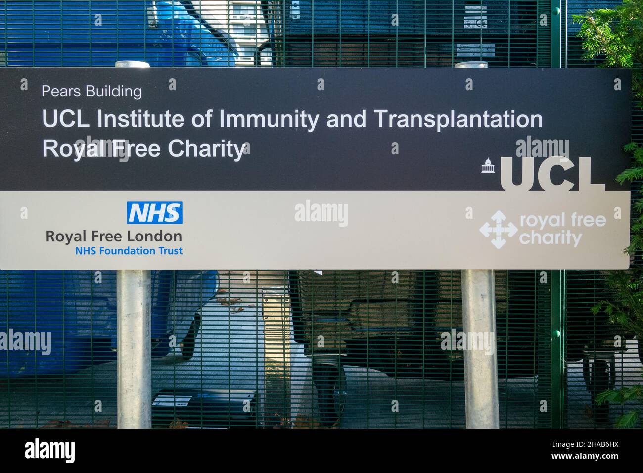 The Pears Building, designed by Hopkins Architects, is the Immunity and ...