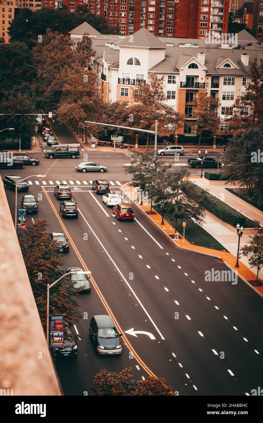 An urban view with cars on the street Stock Photo - Alamy