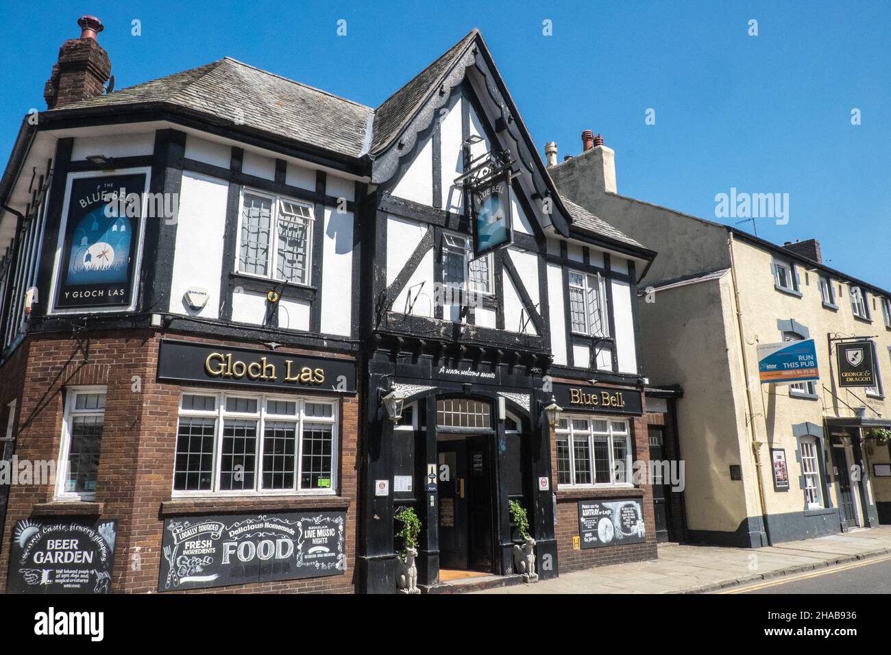 Castle street in conwy hi-res stock photography and images - Alamy