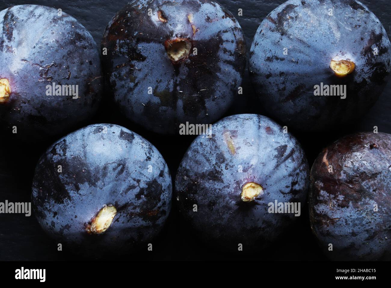 Many fresh red figs for food illustrations Stock Photo - Alamy