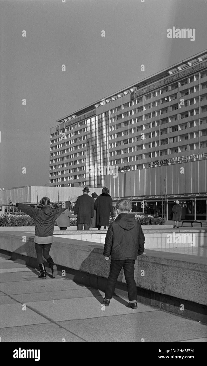 Kurtks hi-res stock photography and images - Alamy