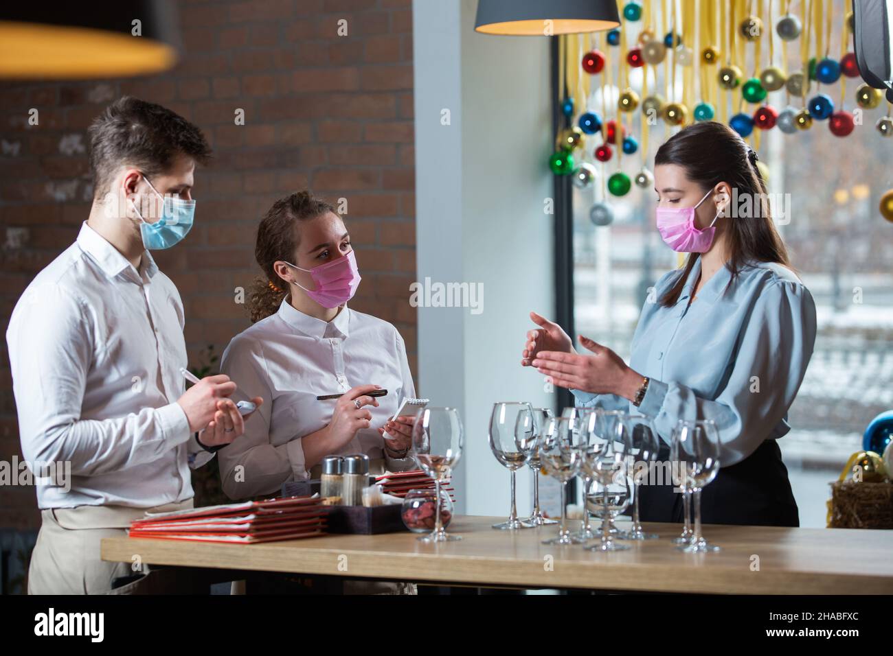 Restaurant employees uniform hi-res stock photography and images - Alamy
