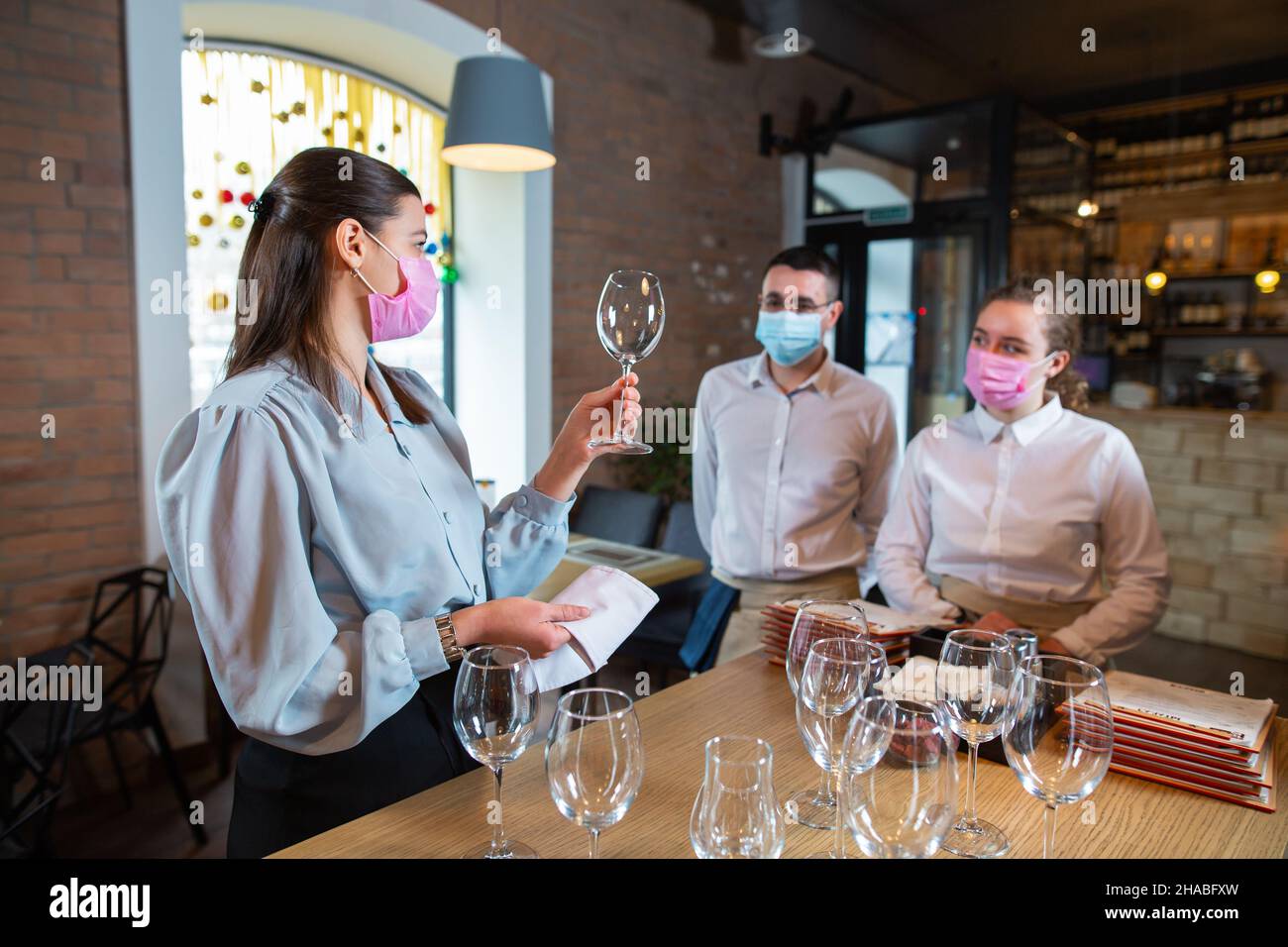 Restaurant employees uniform hi-res stock photography and images - Alamy