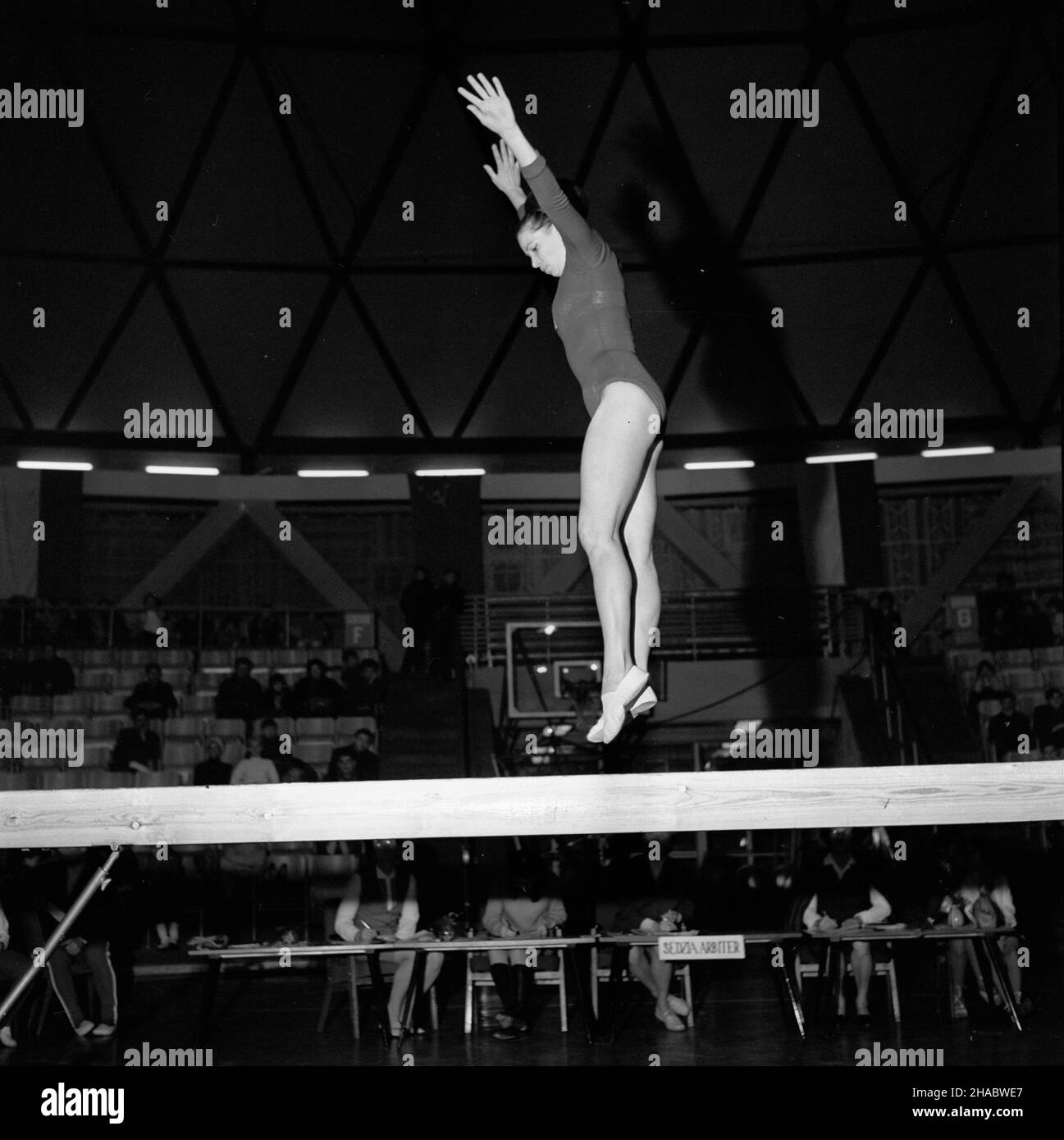 Artistic gymnastics soviet union hi-res stock photography and images ...