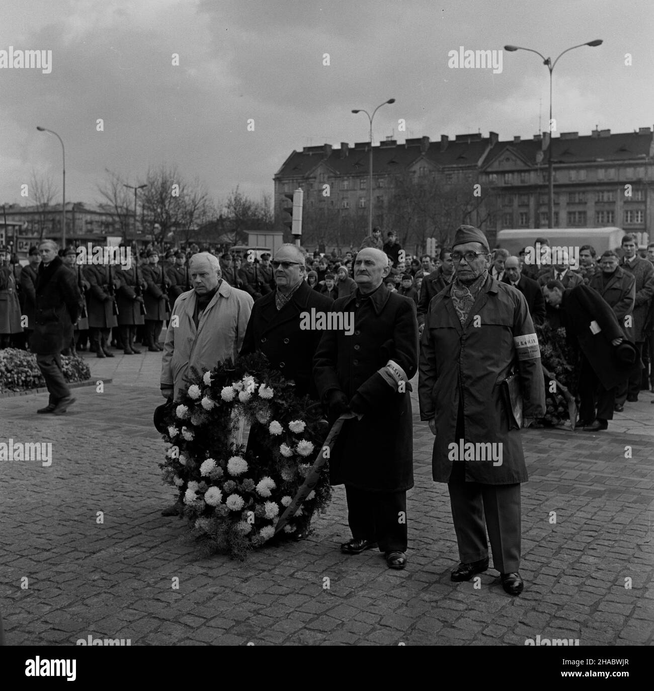 Warszawa, 1969-11-07. Obchody 52 rocznicy rewolucji paŸdziernikowej ...