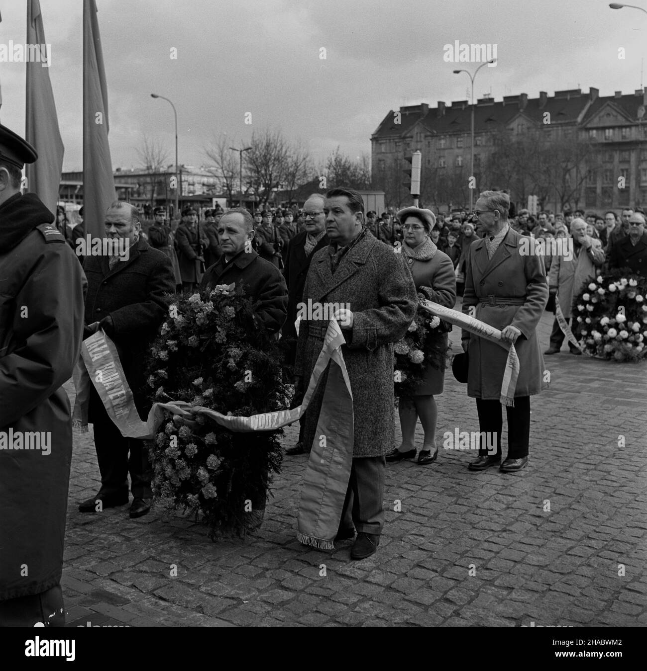 Warszawa, 1969-11-07. Obchody 52 rocznicy rewolucji paŸdziernikowej ...