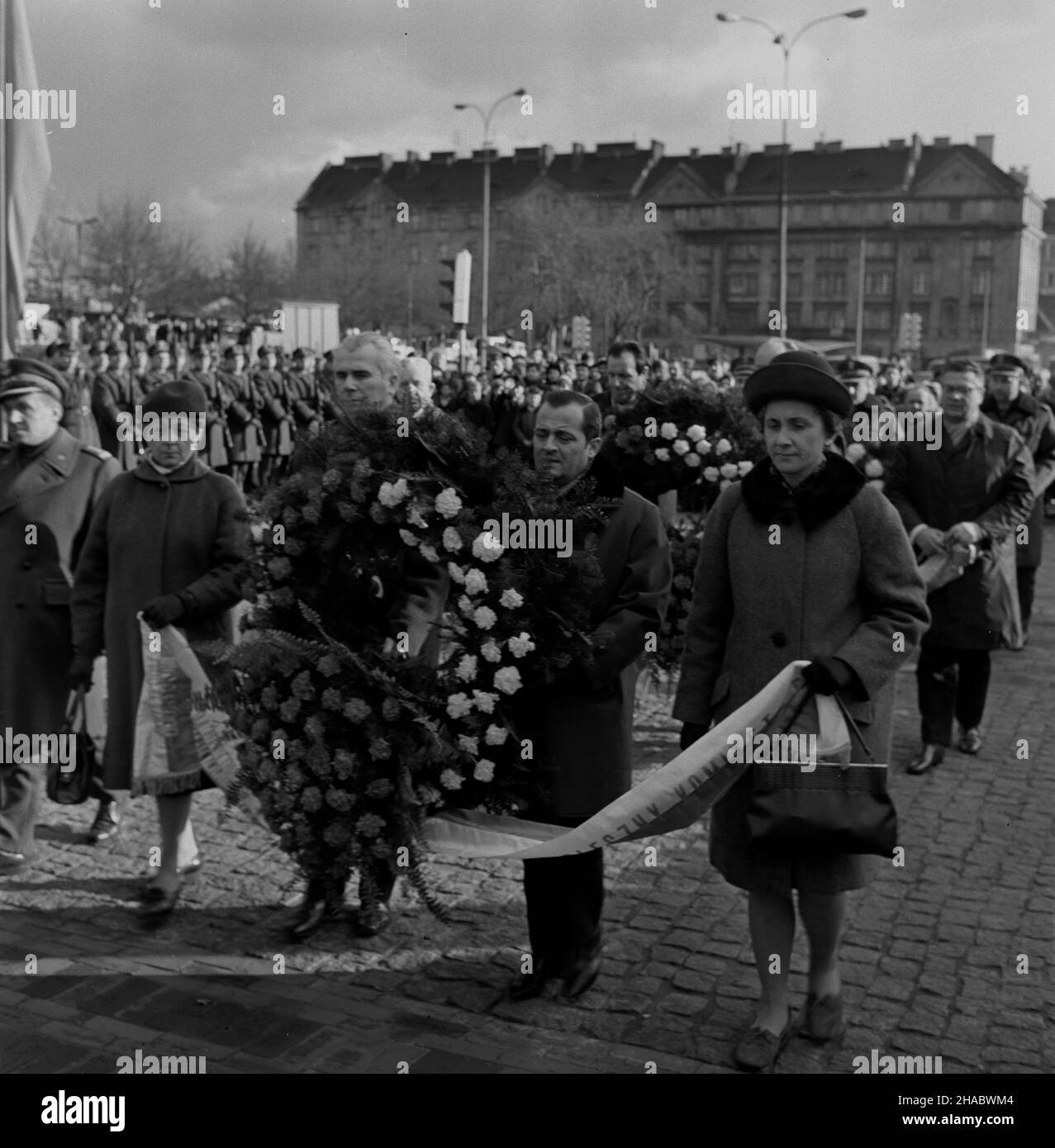 Warszawa, 1969-11-07. Obchody 52 rocznicy rewolucji paŸdziernikowej ...