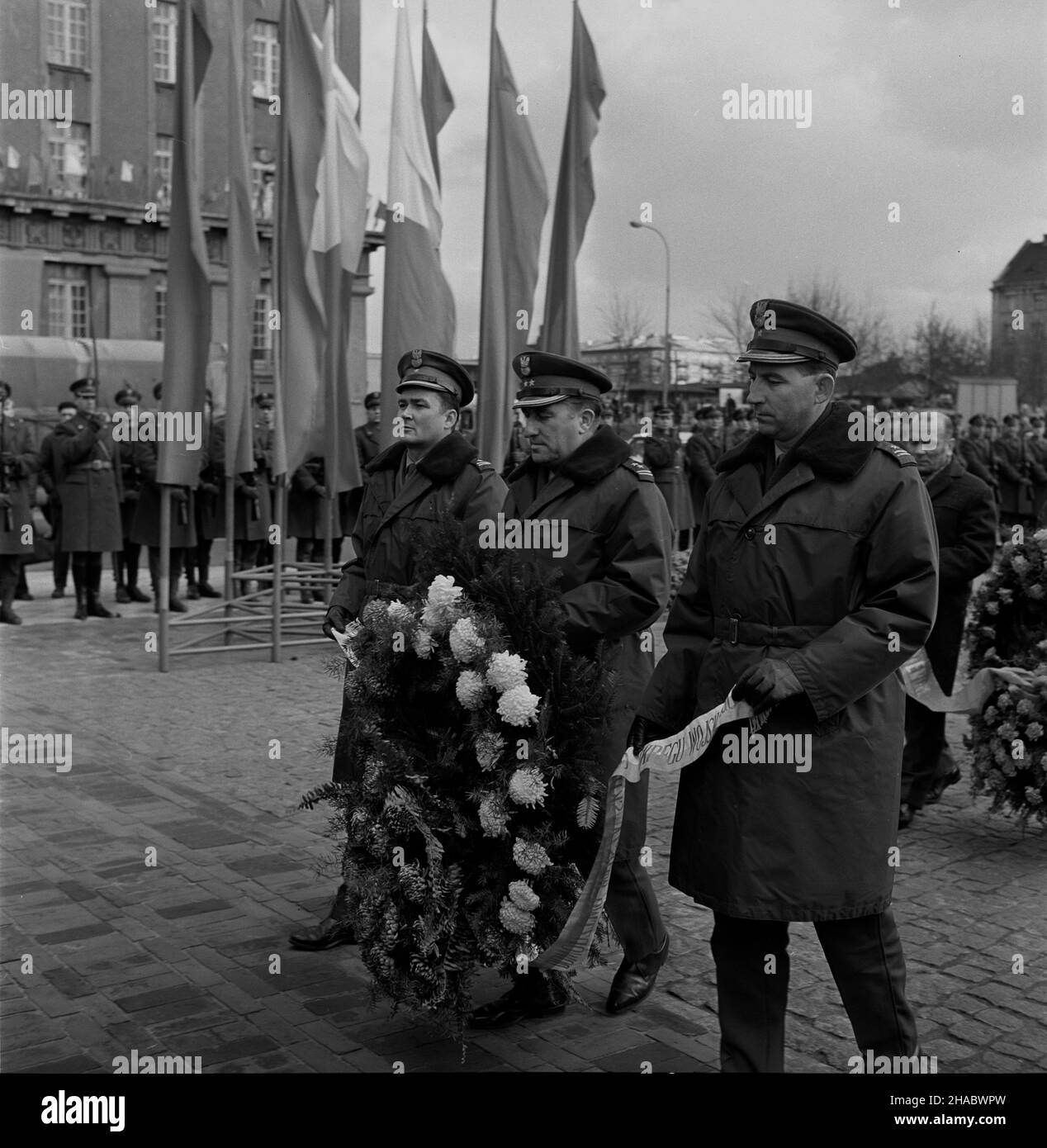Warszawa, 1969-11-07. Obchody 52 rocznicy rewolucji paŸdziernikowej ...