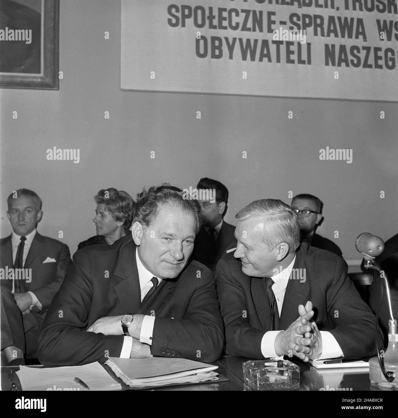 Konsultowac hi-res stock photography and images - Alamy