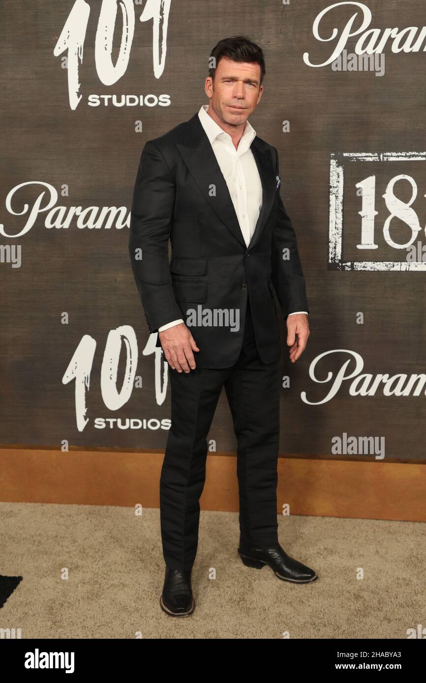 Taylor sheridan hi-res stock photography and images - Alamy