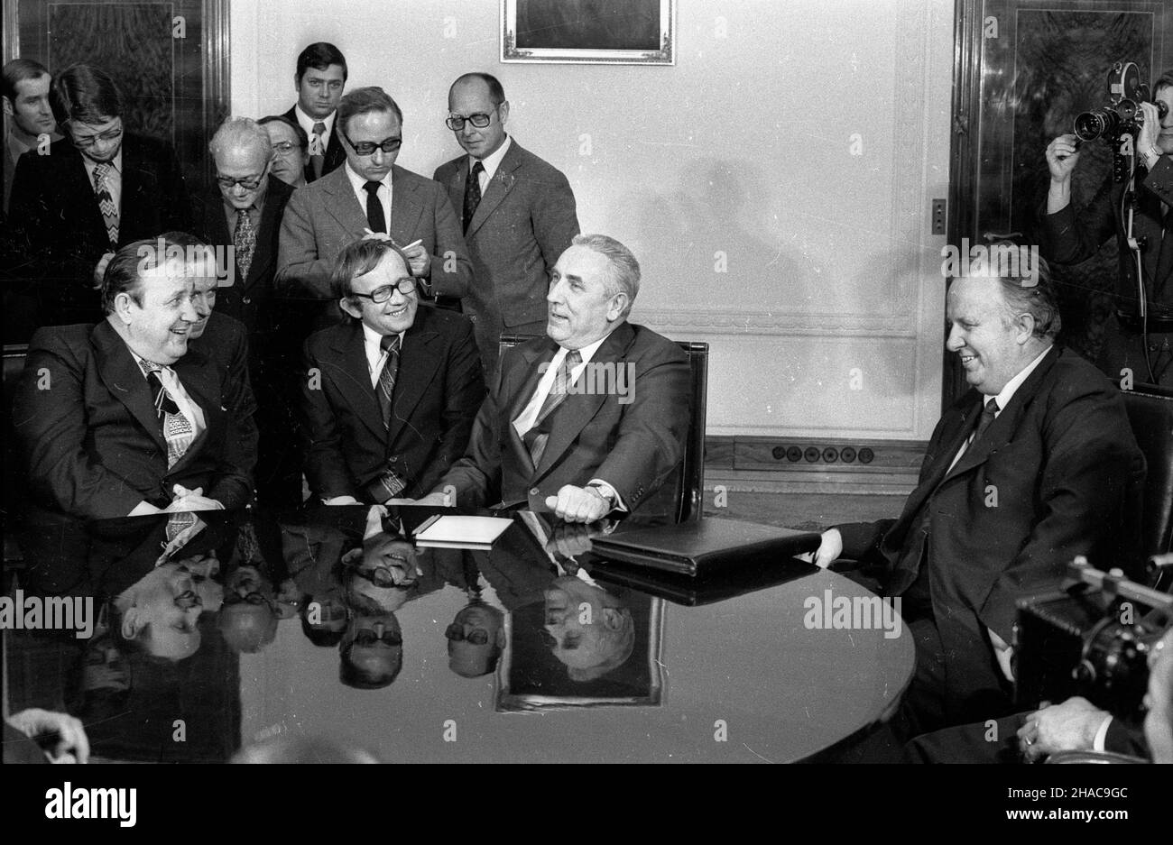 Warszawa, 1975-10-09. I sekretarz KC PZPR Edward Gierek przyj¹³ ...