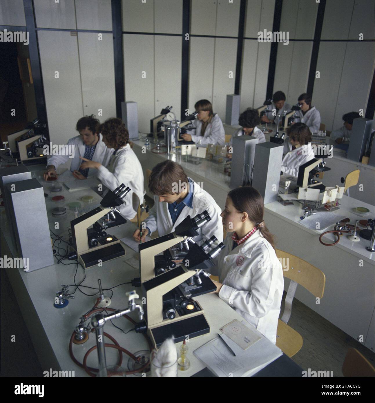 Mikroskop 1980 hi-res stock photography and images - Alamy