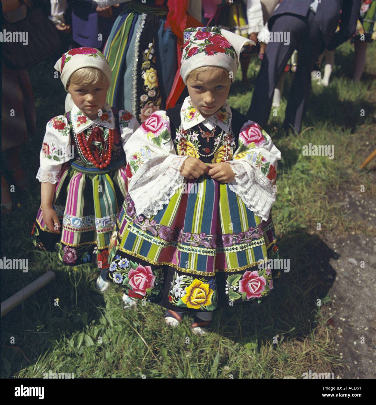 Lowicki stroj ludowy hi-res stock photography and images - Alamy