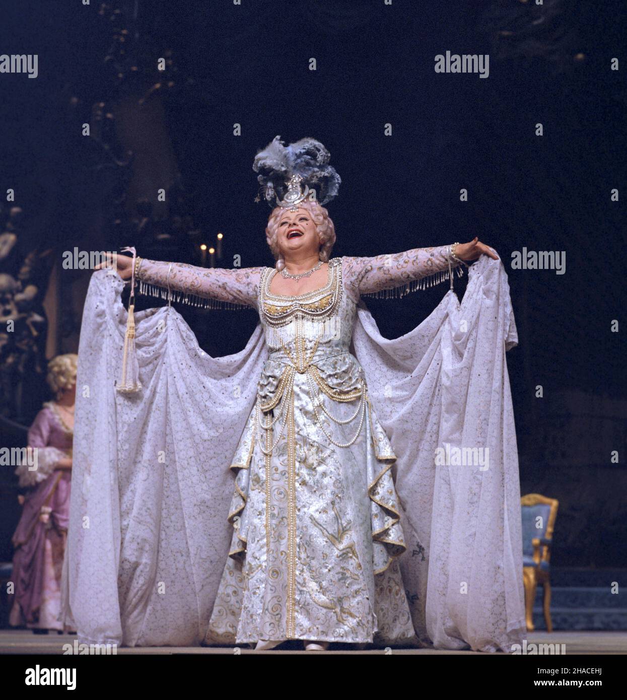 Teatr wielki opera narodowa w warszawie hi-res stock photography and ...