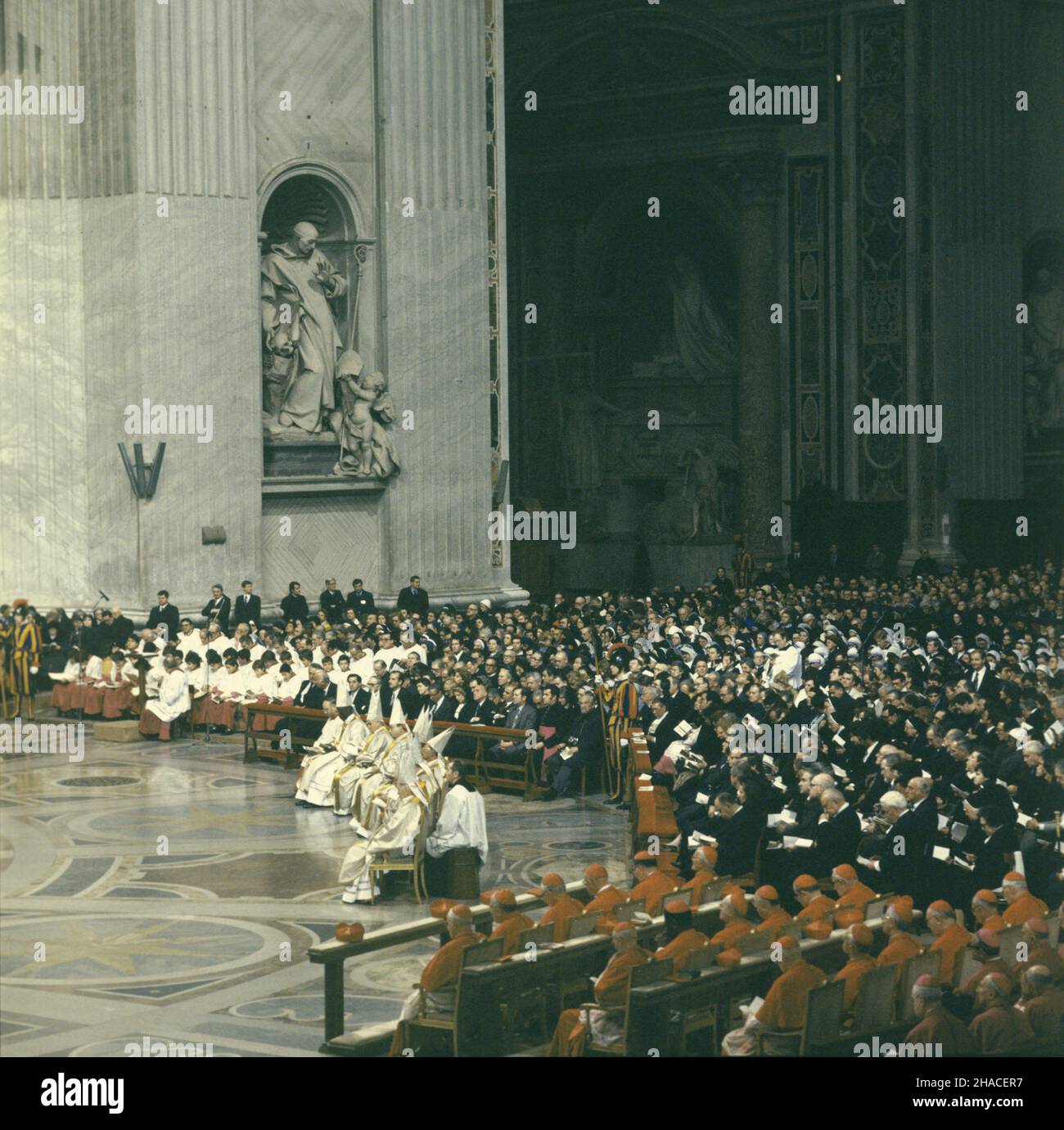 Kardynal nominat hi-res stock photography and images - Alamy