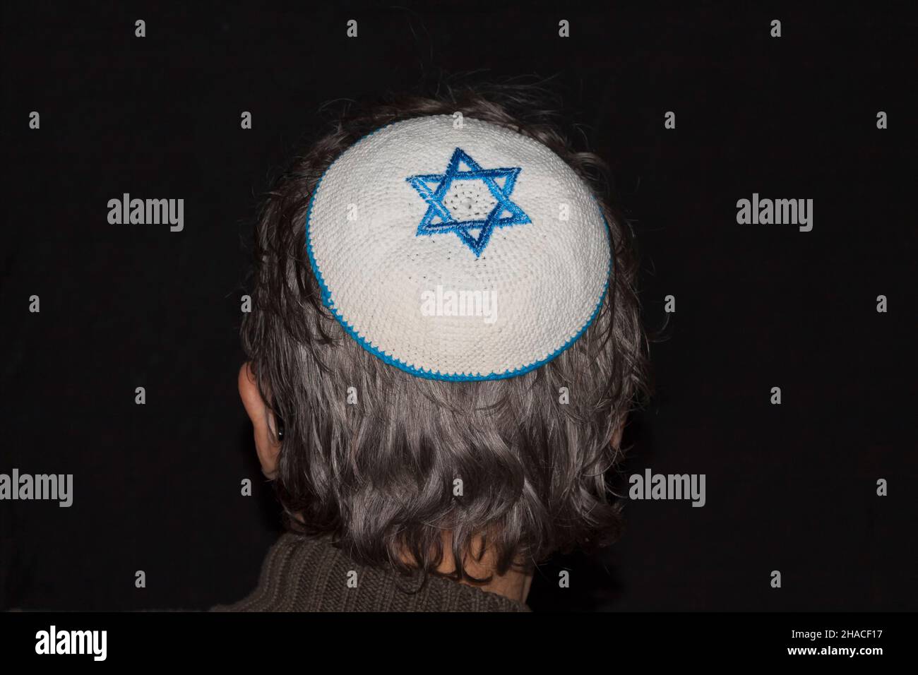 Kippah skull cap hi-res stock photography and images - Alamy