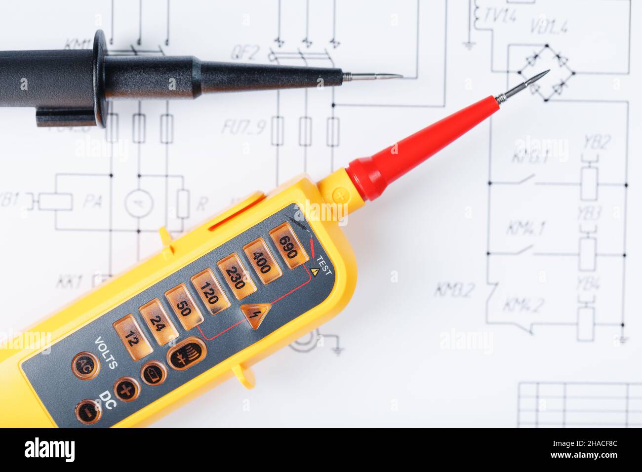 Yellow tester for step-by-step voltage indication on the electrical ...