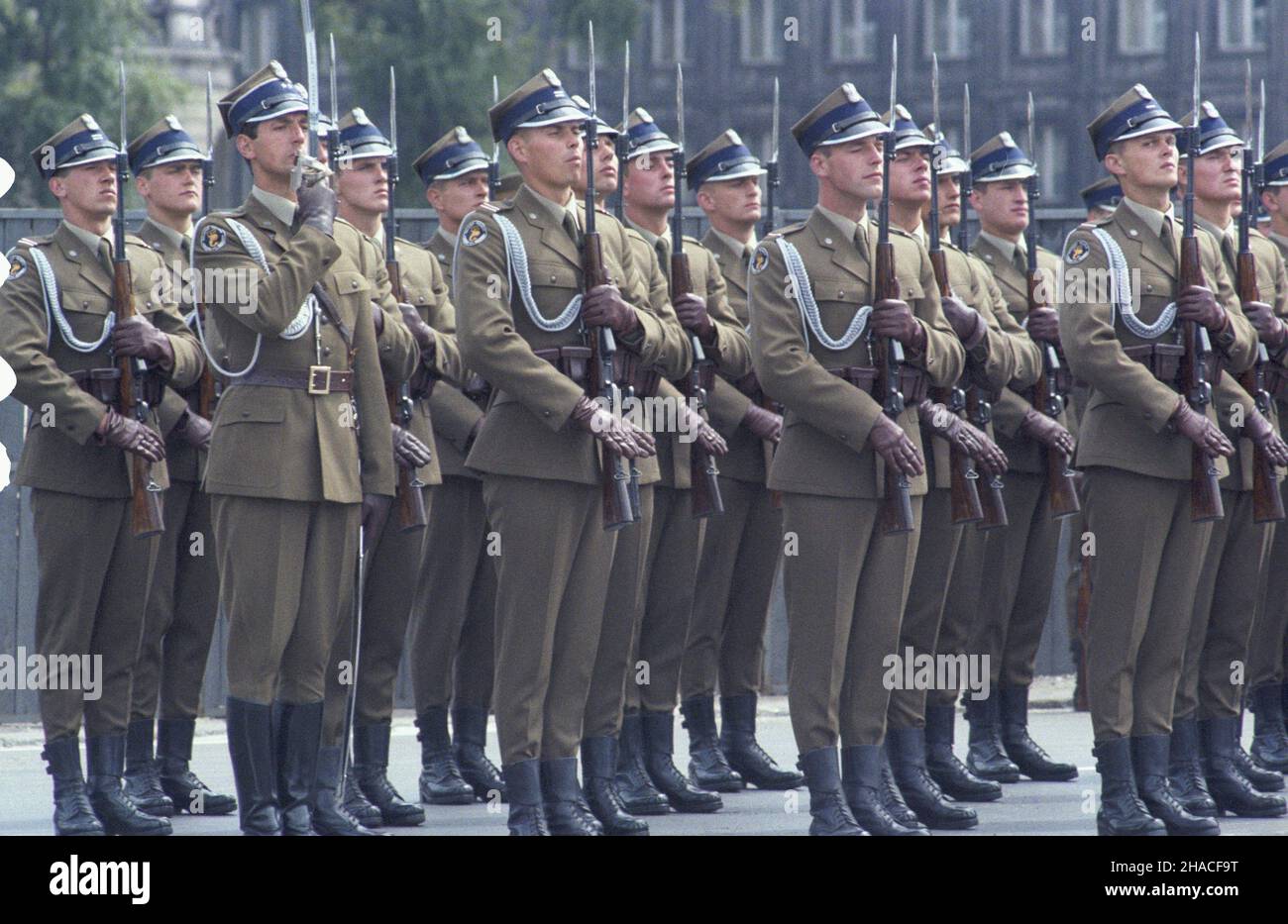 Kompania reprezentacyjna wojska polskiego hi-res stock photography and ...