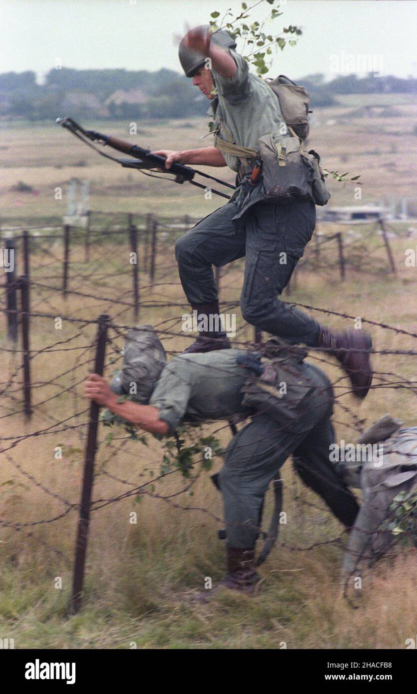 Air assault obstacle course hi-res stock photography and images - Alamy