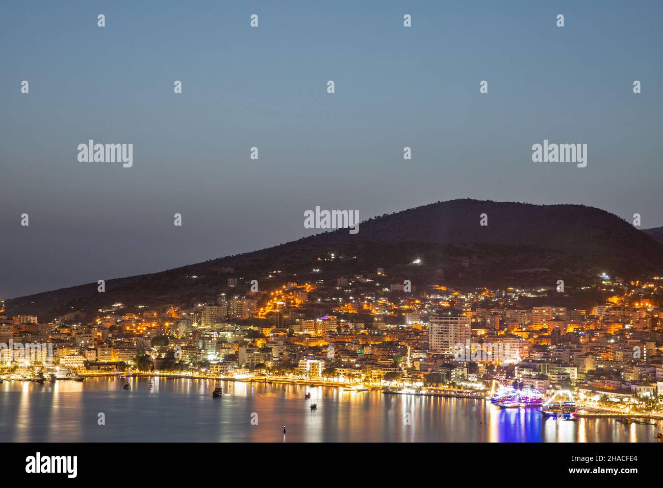 Scenic night view ships hi-res stock photography and images - Alamy