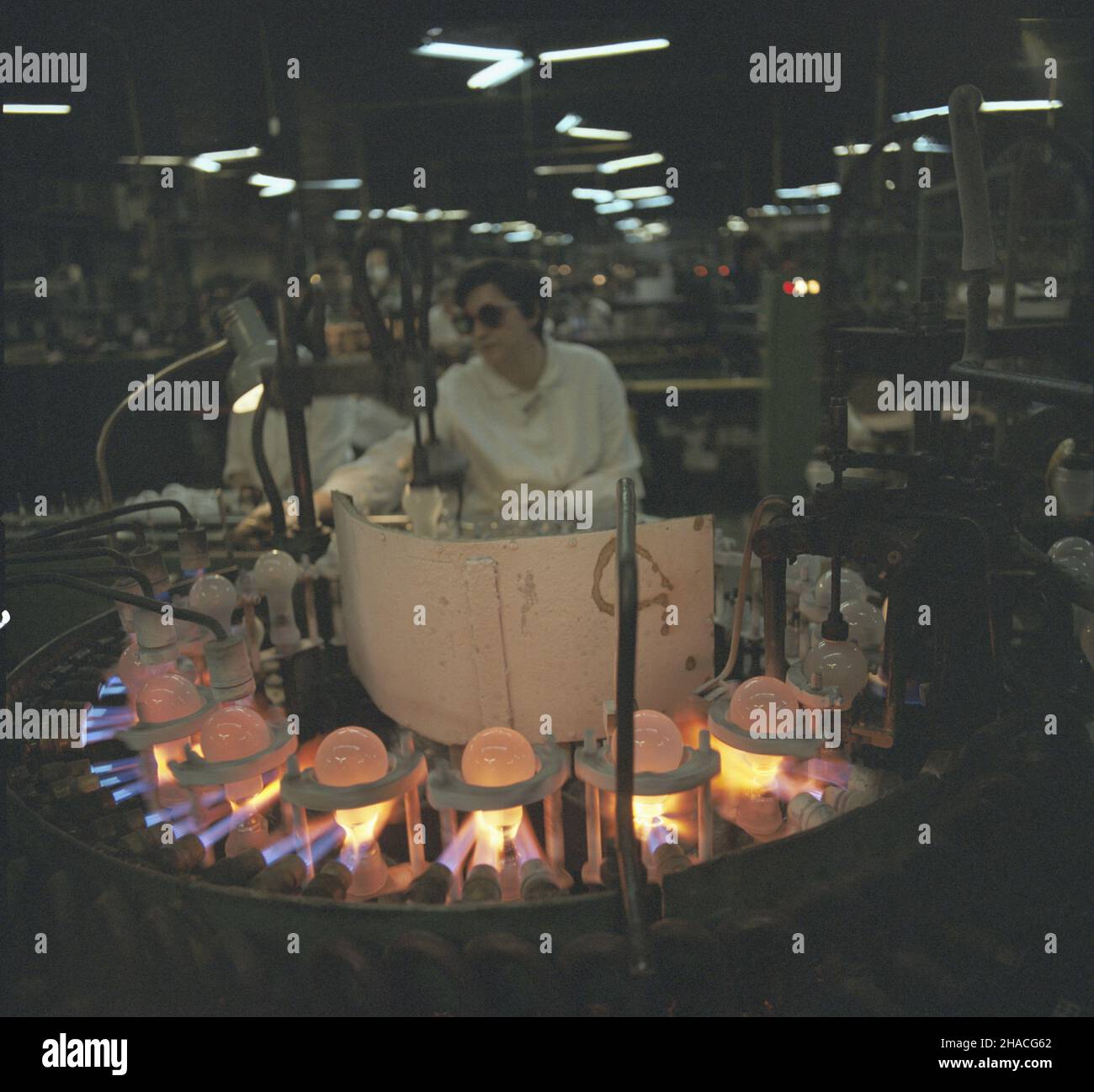 Pi³a 06.1984. Zak³ady Sprzêtu Oœwietleniowego Polam - Pi³a. js PAP ...