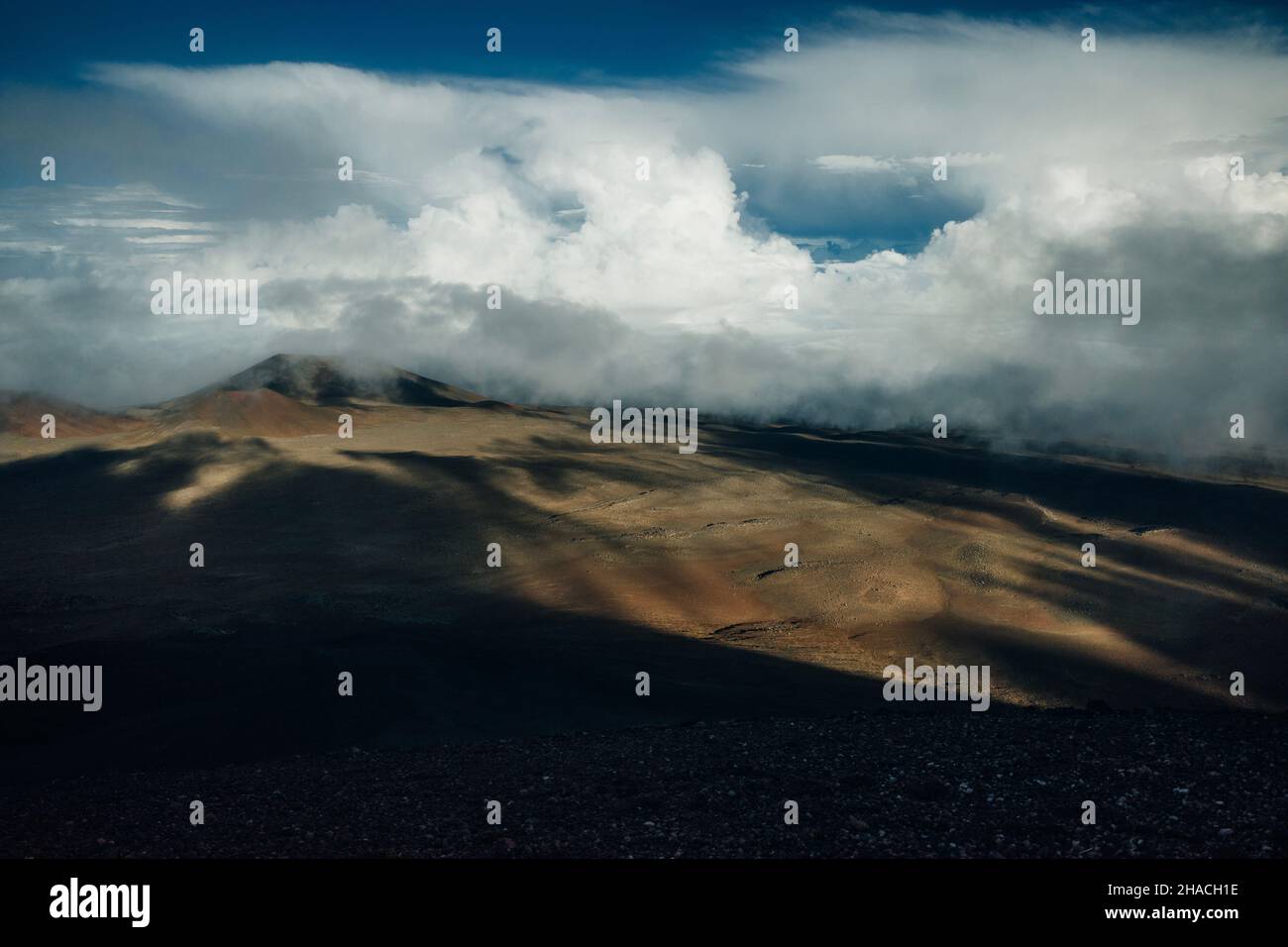 Mauna loa volcano top view hi-res stock photography and images - Alamy