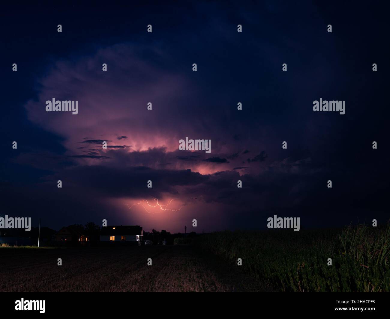 Lightning cloud hi-res stock photography and images - Alamy