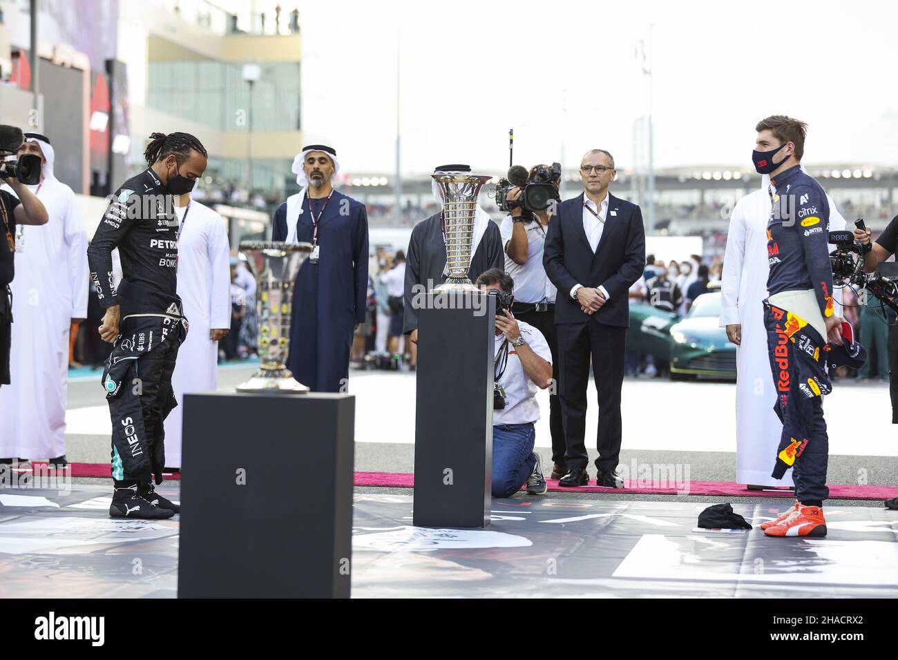 Formula 1 world championship trophy hi-res stock photography and images ...